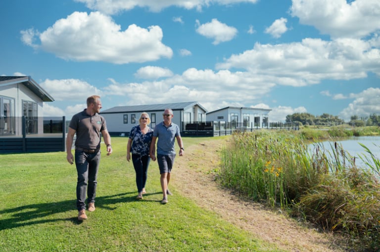 How Long Can You Live in a Holiday Home UK? Facts Revealed!