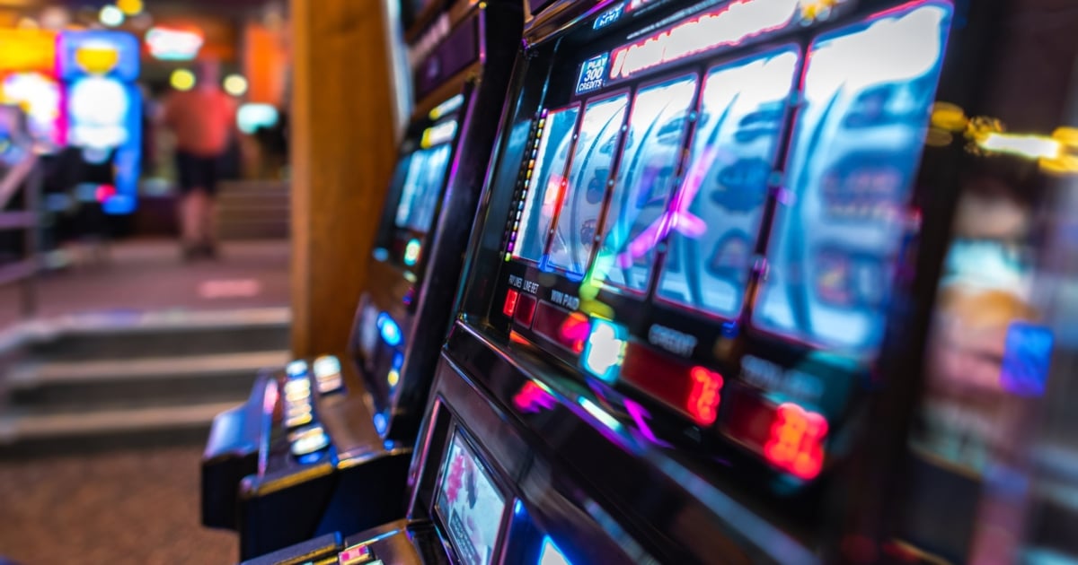 Slots Lounge| Activities at Skirlington Coast Holiday Park