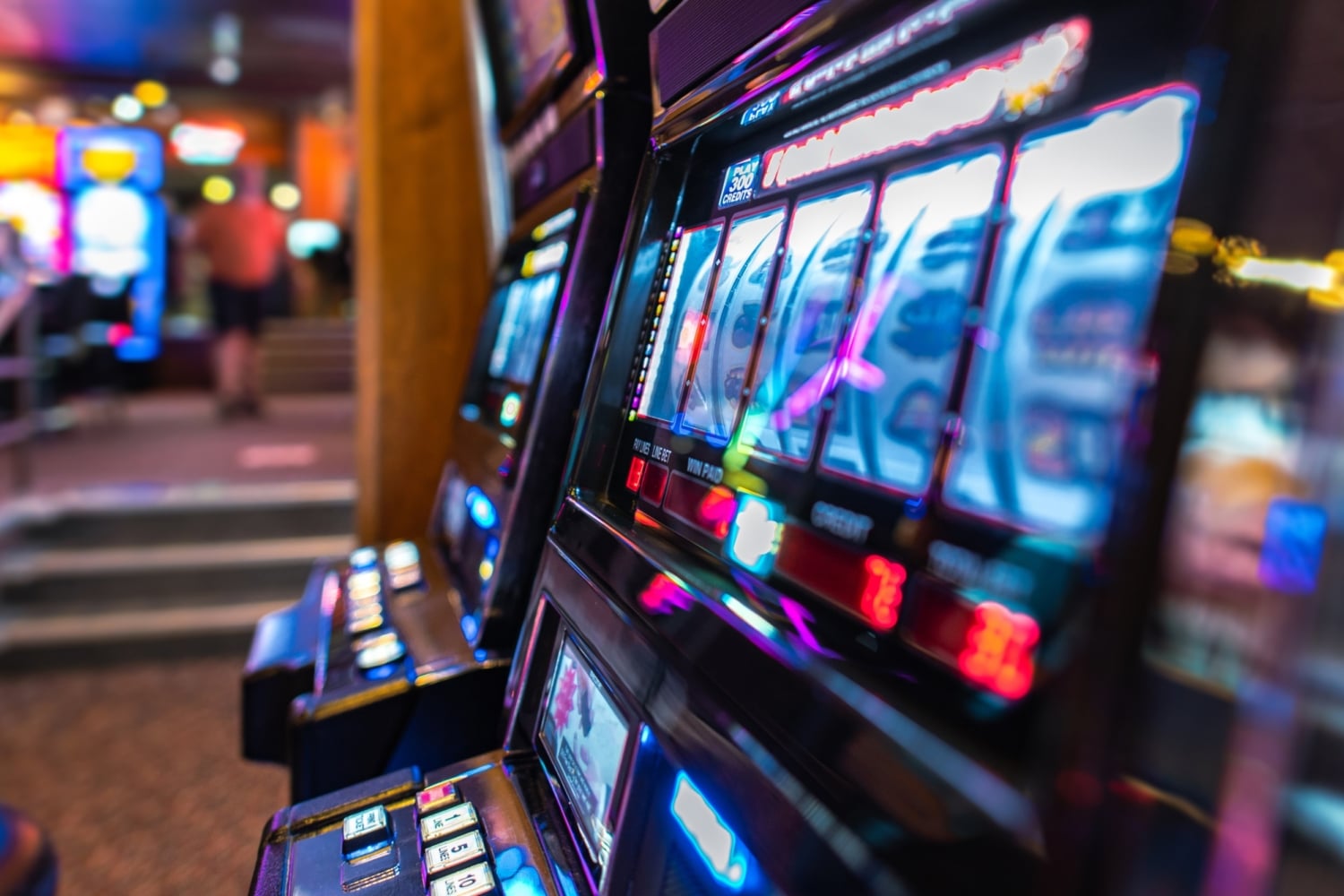 Slots Lounge| Activities at Skirlington Coast Holiday Park